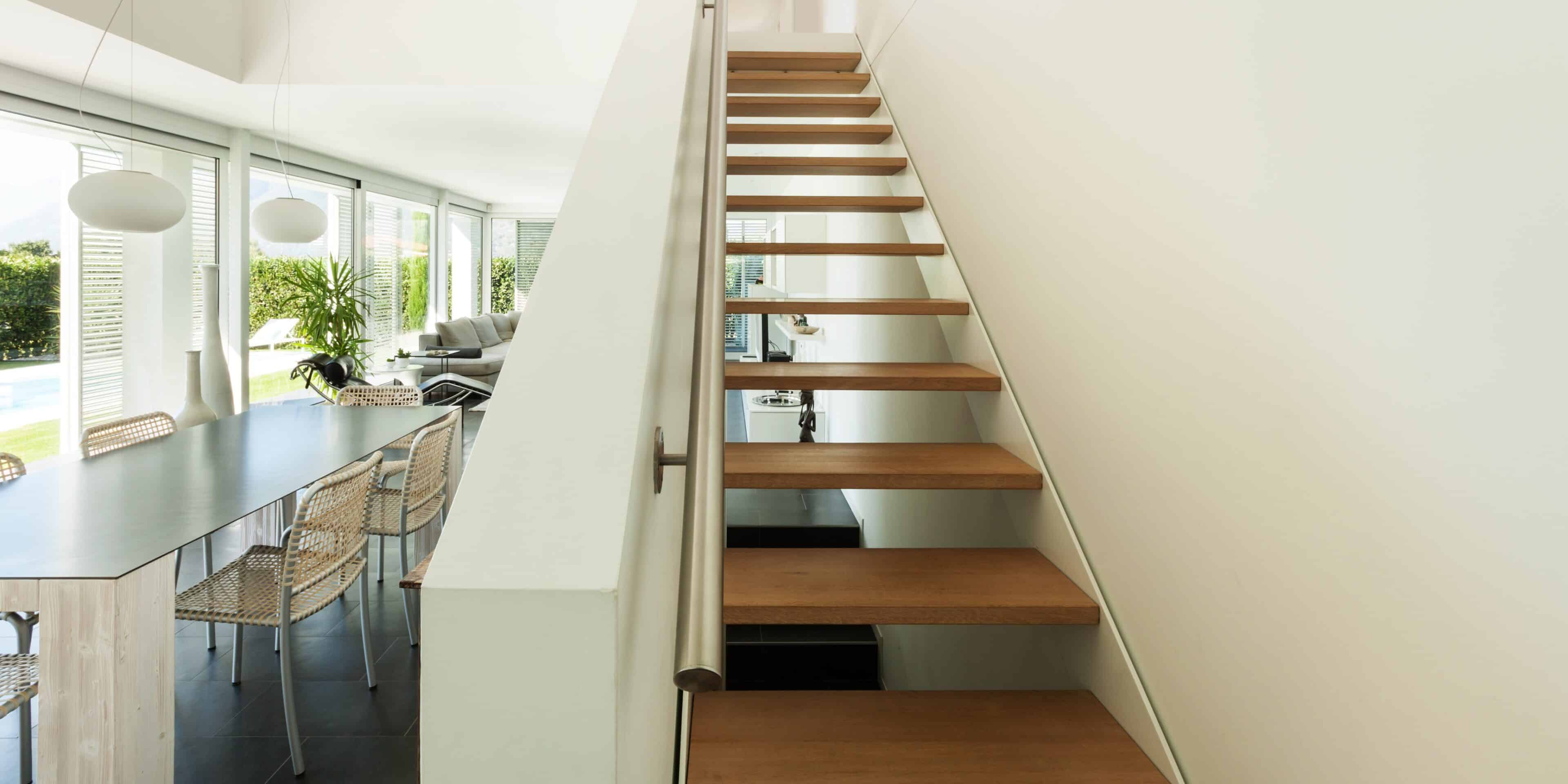 Prijs trap 2025: per materiaal en soort trap [+ Prijsbepalers]